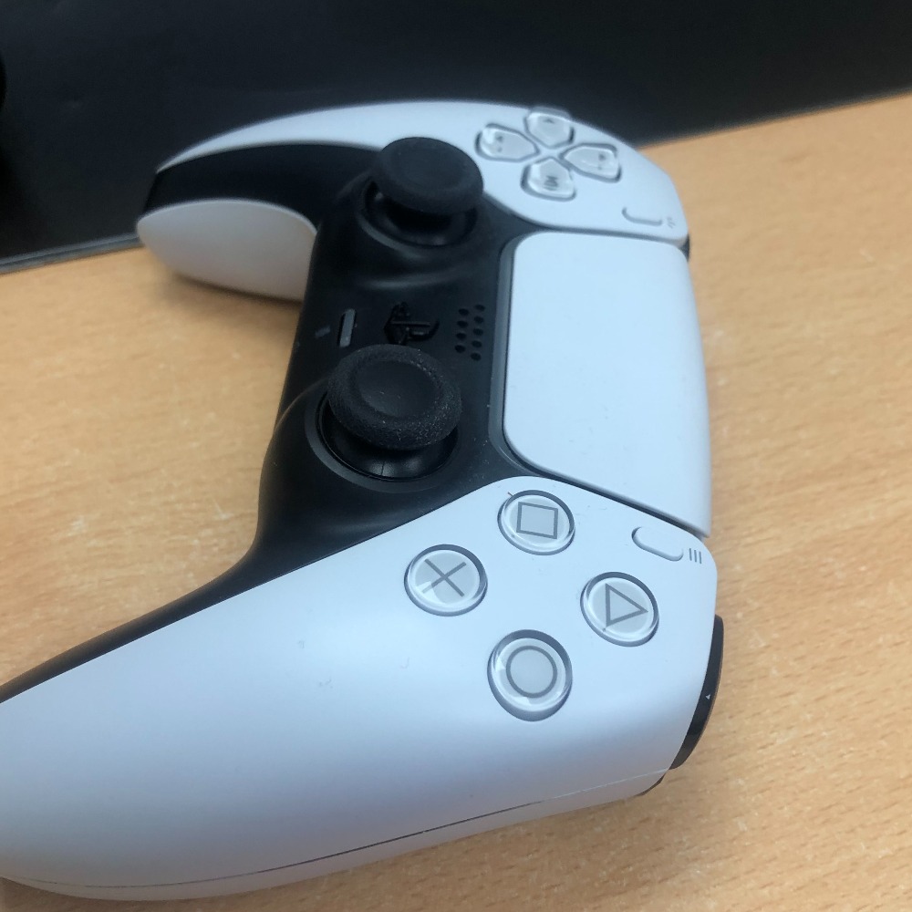 Pre-owned Sony PS5 controller PS5 Controller - Own4Less